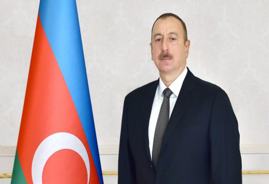 Azərbaycan Prezidenti ukraynalı həmkarını milli bayram münasibətilə təbrik edib